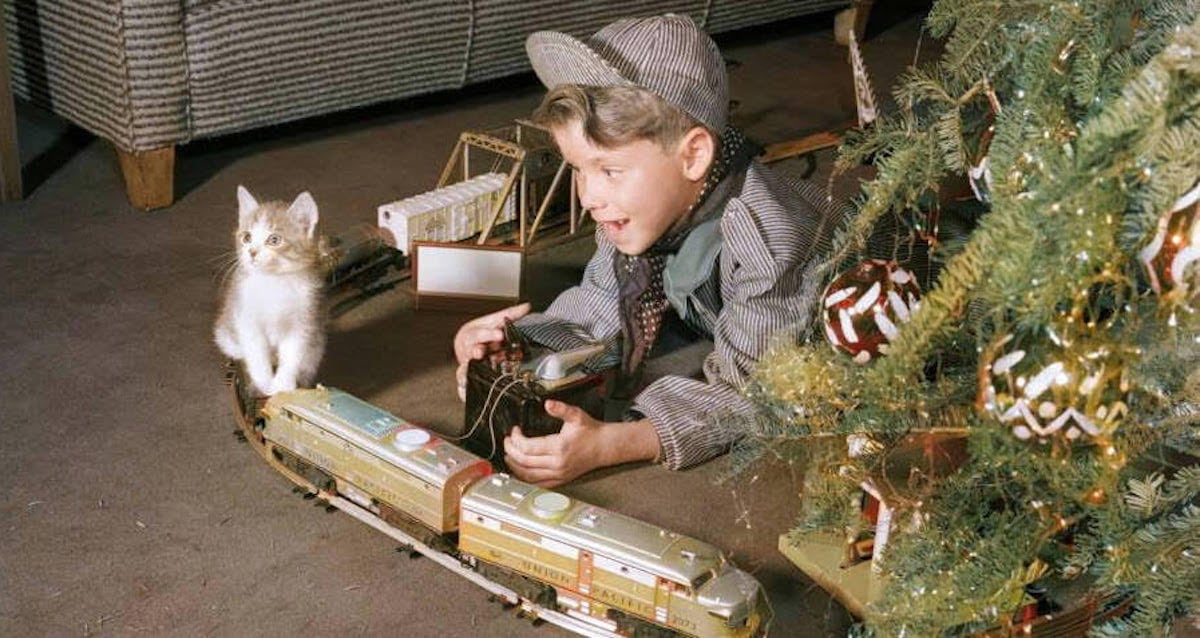 66 Colorized Vintage Christmas Photos From Yuletides Past