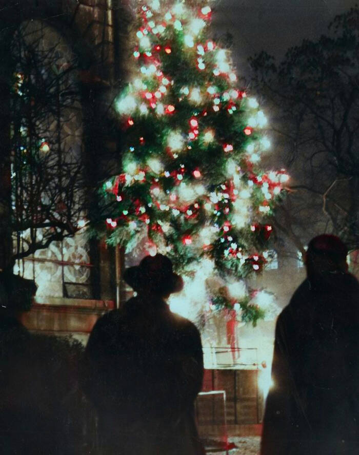 66 Colorized Vintage Christmas Photos From Yuletides Past