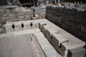 Roman Bathrooms: Inside The Foul History Of Foricae