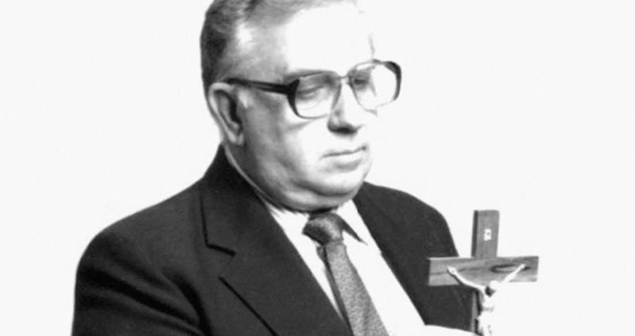 The Controversial Story Of Ed Warren And His Wife Lorraine