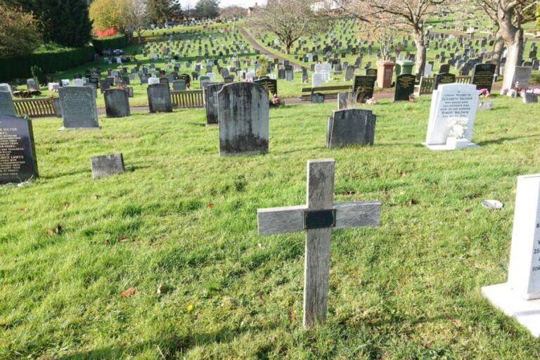 Nerissa And Katherine Bowes-Lyon, Queen Elizabeth II's 'Hidden' Cousins