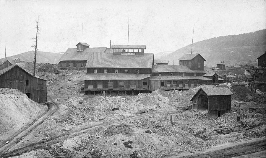 33 Photos Of Wild West Mining Towns, From Bodie To Tombstone