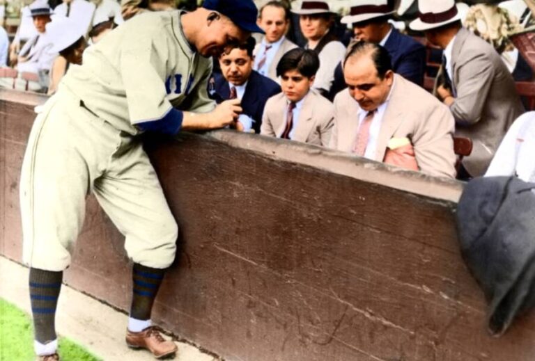 44 Colorized Vintage Photos Of Chicago That'll Take You Back In Time