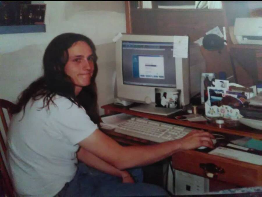 44 Nostalgic Photos Of Vintage Computers From Decades Past