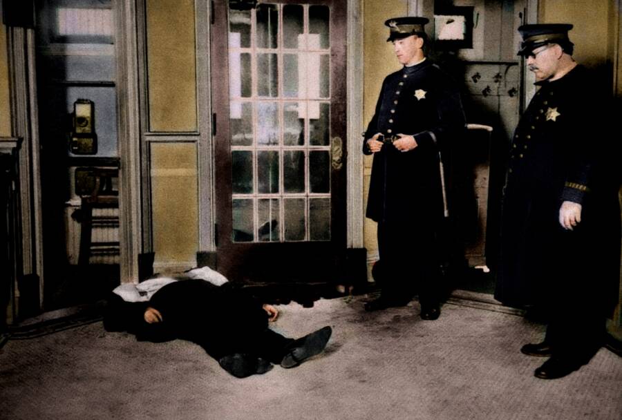 44 Colorized Vintage Photos Of Chicago That'll Take You Back In Time