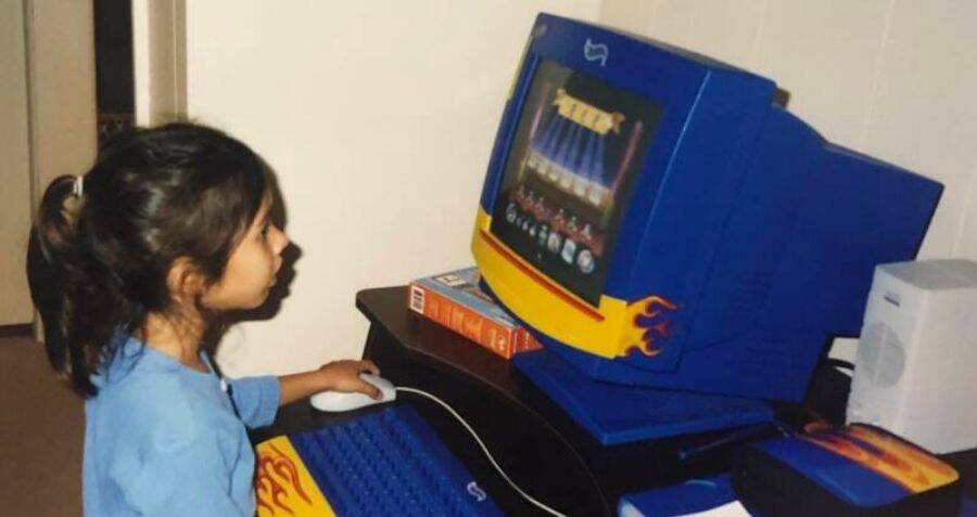 44 Nostalgic Photos Of Vintage Computers From Decades Past