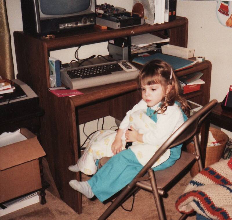 44 Nostalgic Photos Of Vintage Computers From Decades Past