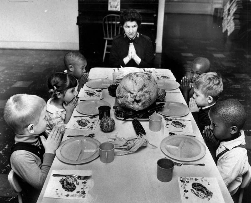33 Photos Of Vintage Thanksgiving Foods Over The Decades