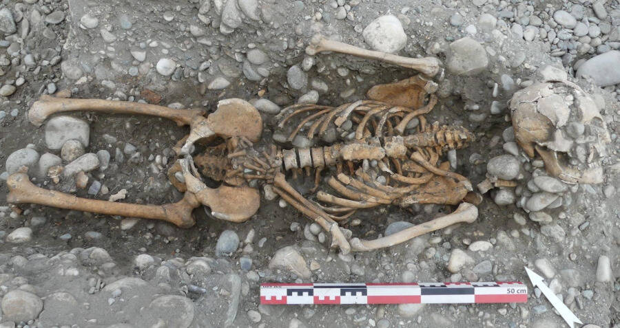 16th-Century Gallows With 32 Bodies Found In France