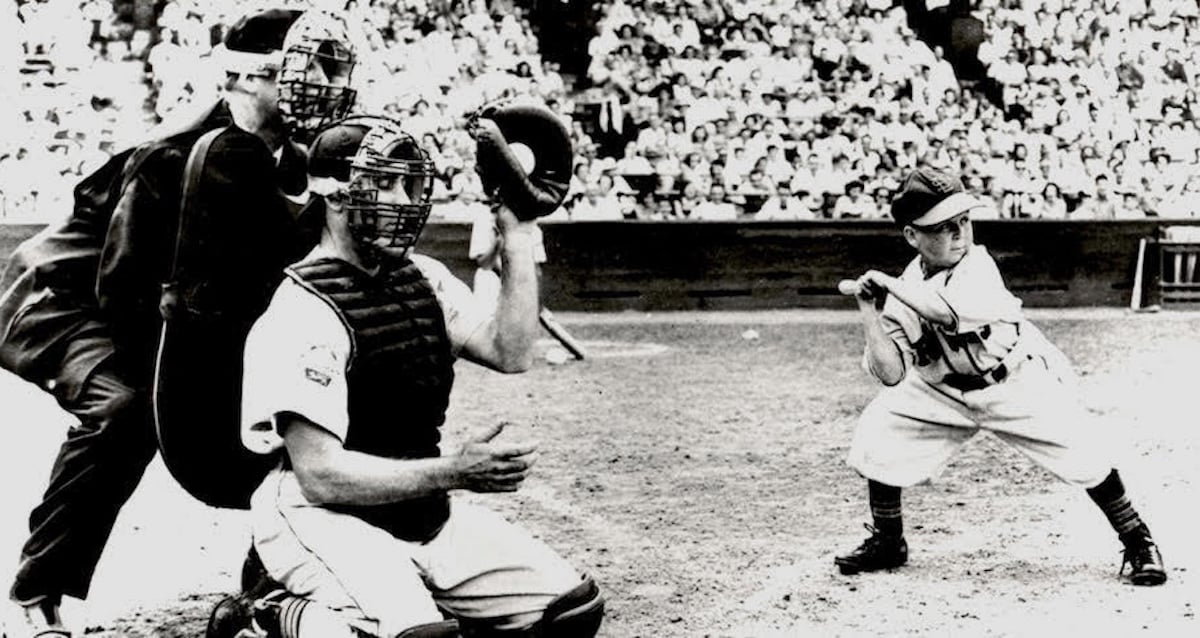 10 Of World History's Shortest People And Their Astonishing Stories