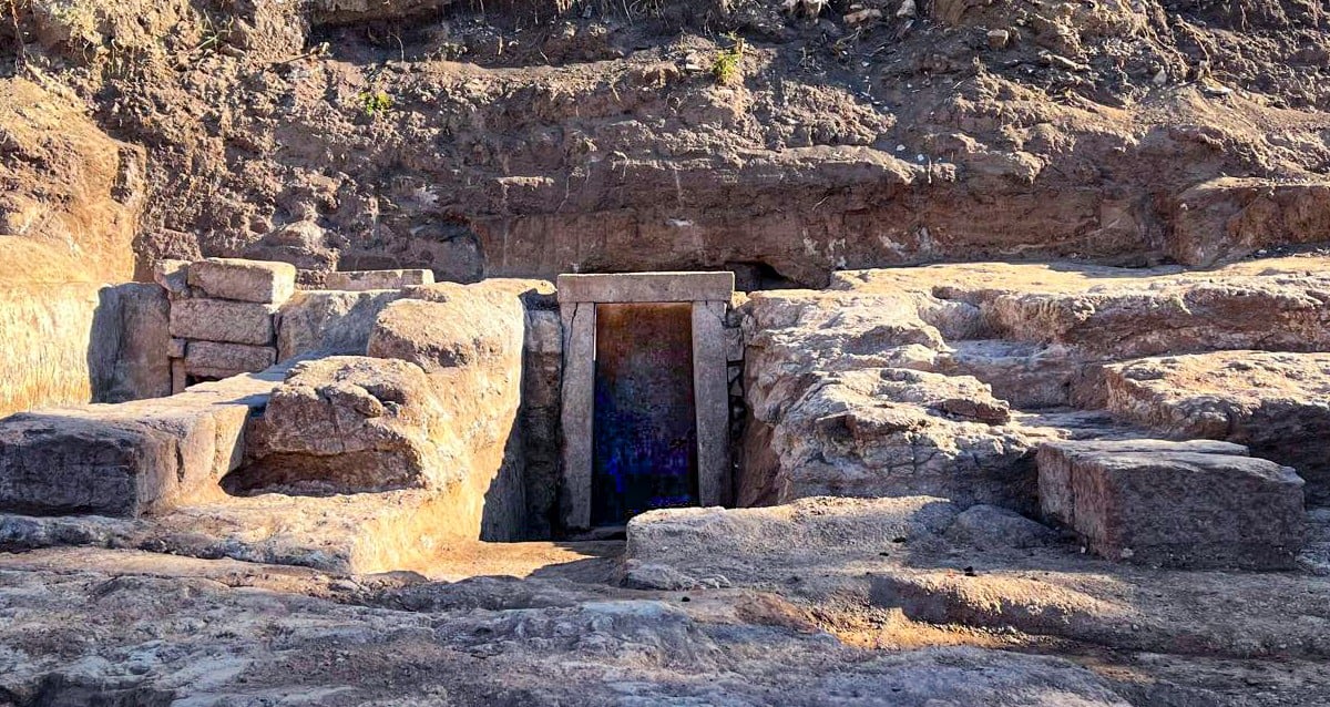 Ancient Tombs And Shrine To Hercules Found In Rome